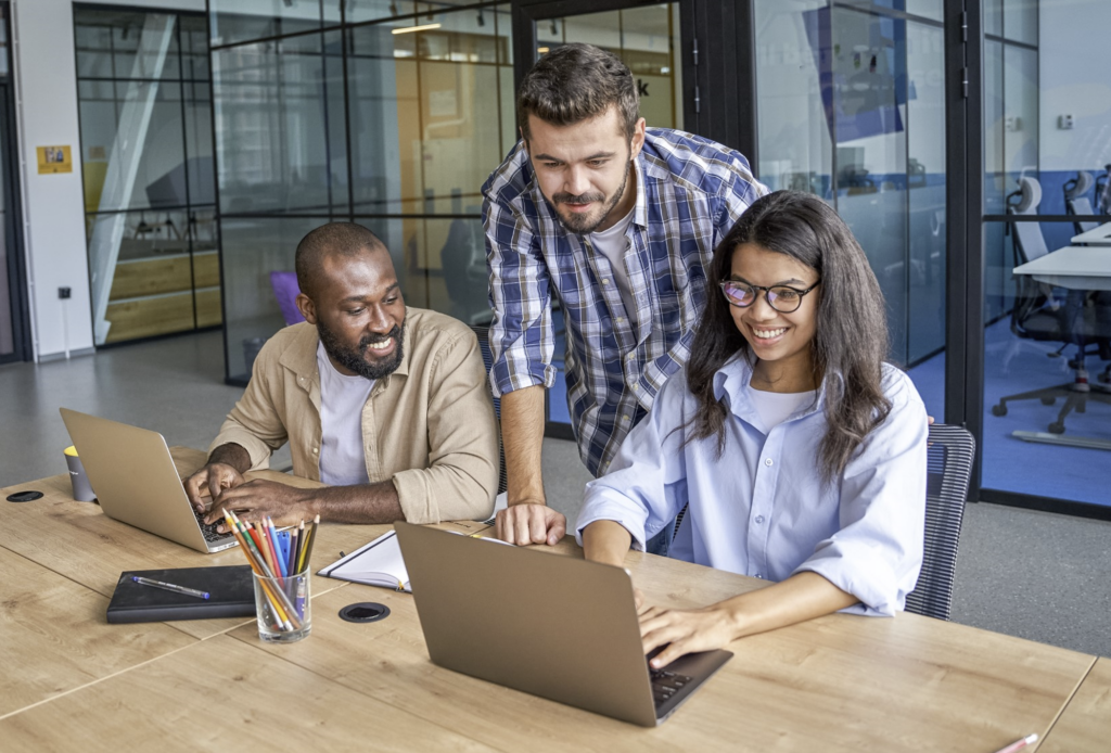 Better Together: How HR and IT Can Collaborate to Improve Employee ...